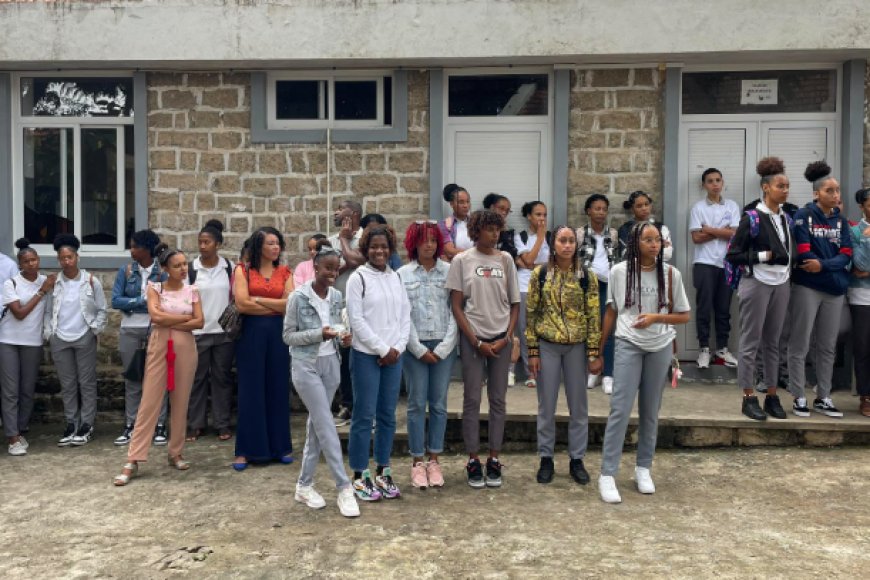 Escola Secundária Eugénio Tavares na Ilha Brava Celebra 28 Anos e o Dia ...